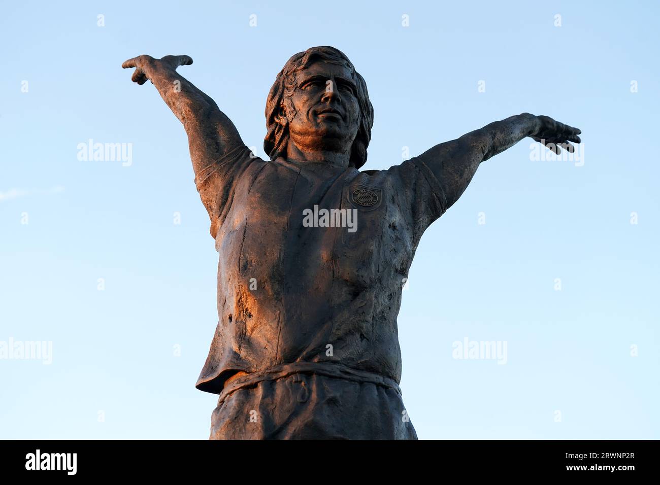 Gerd muller bayern munich hi-res stock photography and images - Alamy