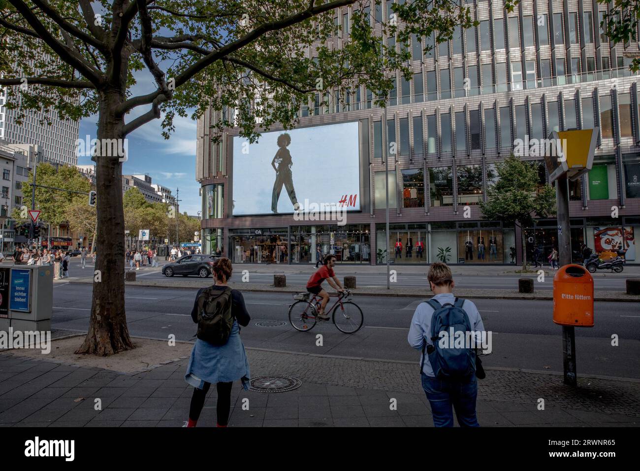 H&m billboard germany hi-res stock photography and images - Alamy