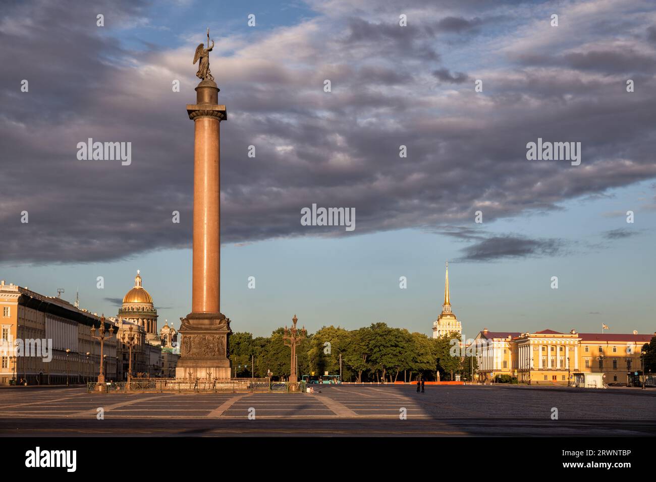 Alexander Column on Palace Square with a view of St. Isaac's Cathedral ...