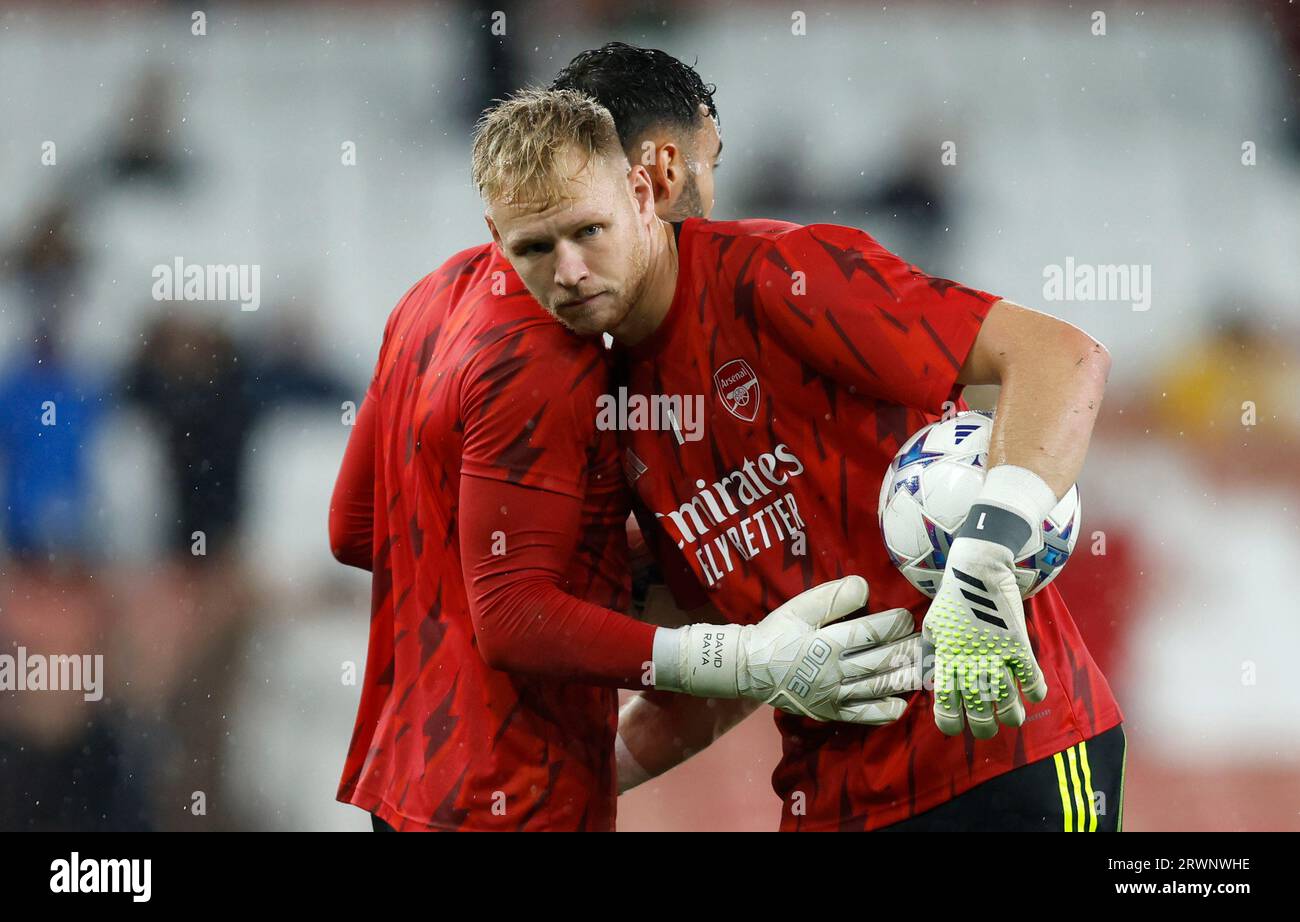 Arsenal goalkeepers David Raya (left) and Aaron Ramsdale warming up ...
