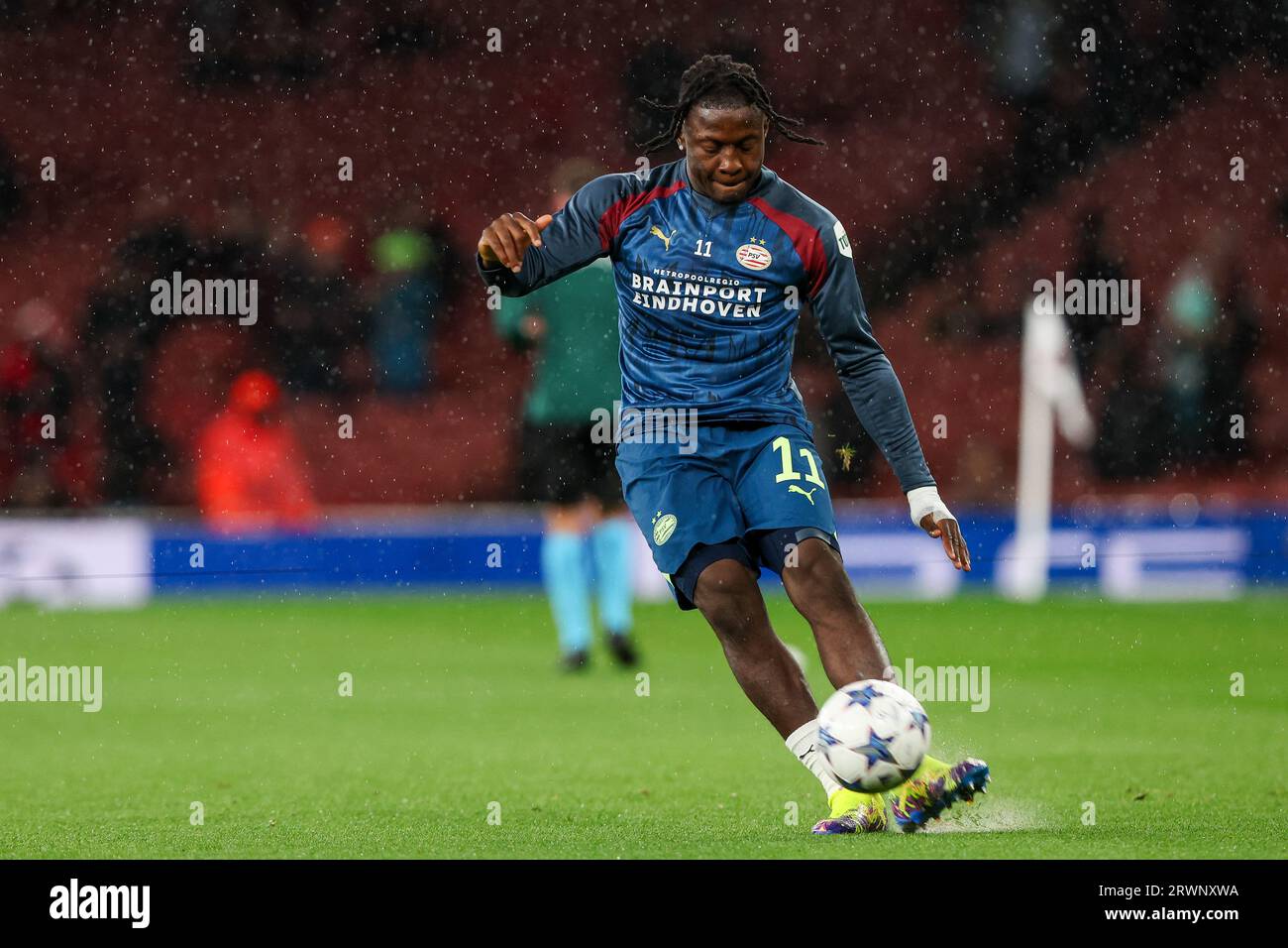 London, UK. 20th Sep, 2023. LONDON, UNITED KINGDOM - SEPTEMBER 20: Warming up of Johan Bakayoko ...