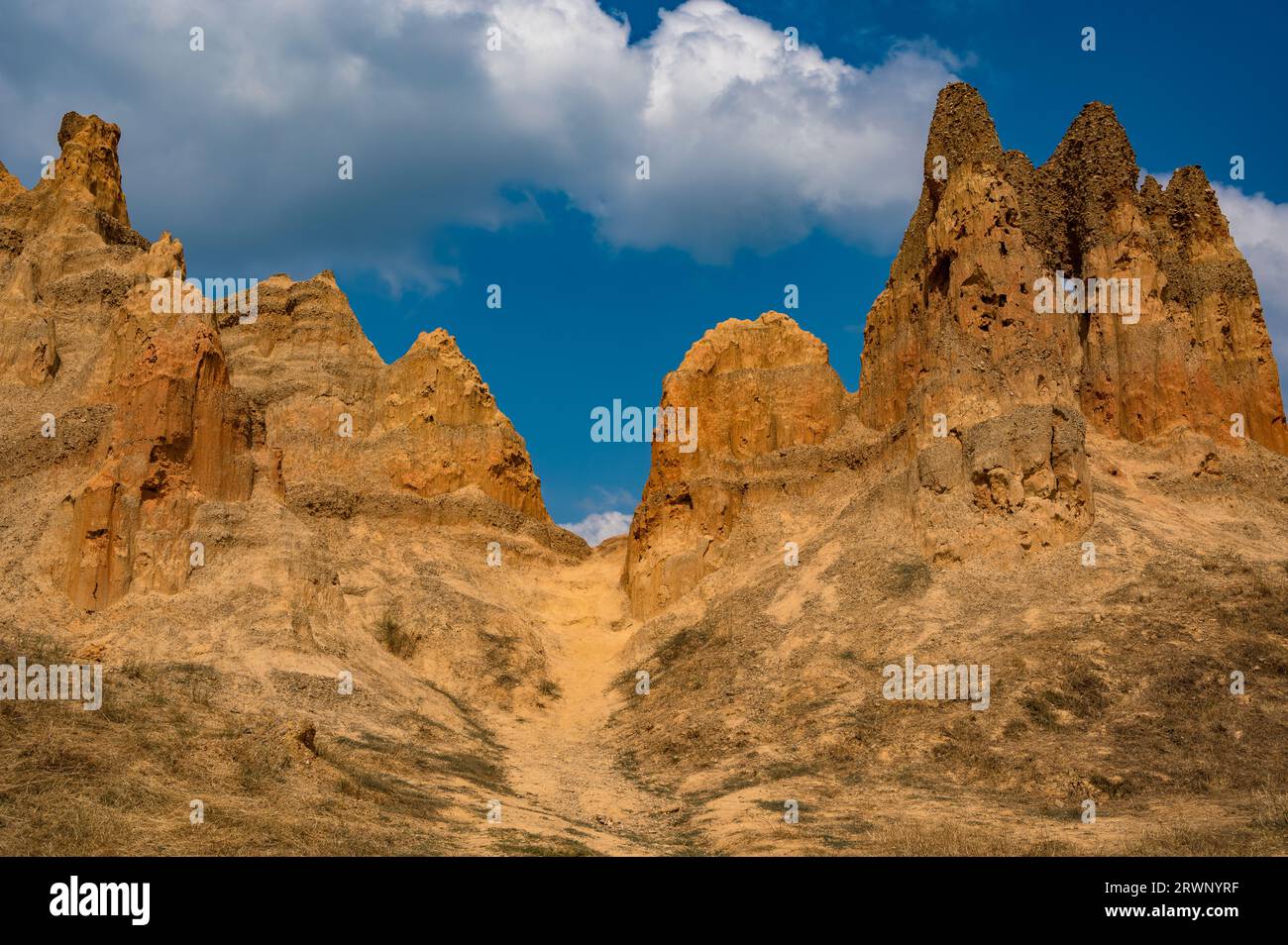 Pjescane piramide hi-res stock photography and images - Alamy