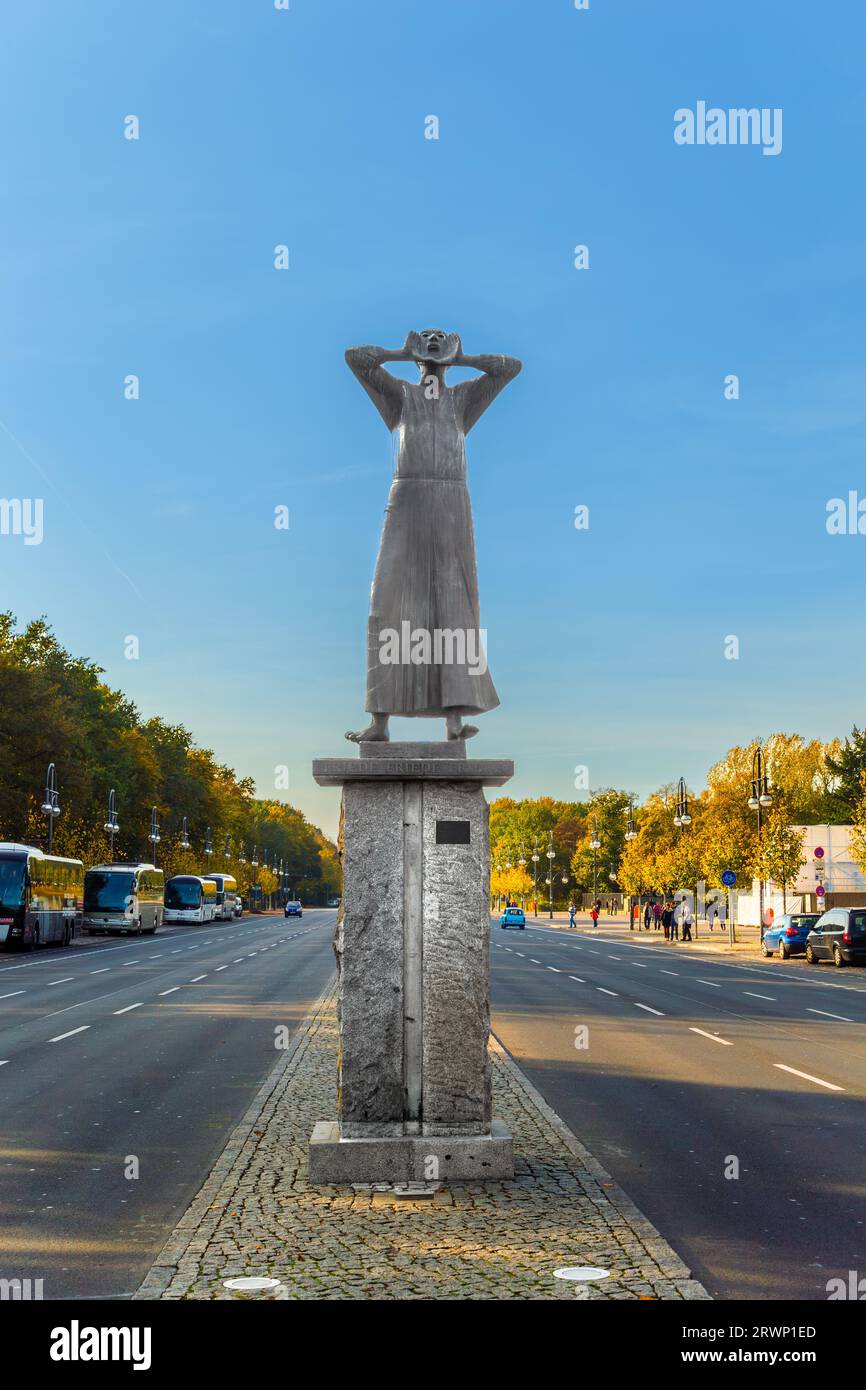 Travel rufer hi-res stock photography and images - Alamy