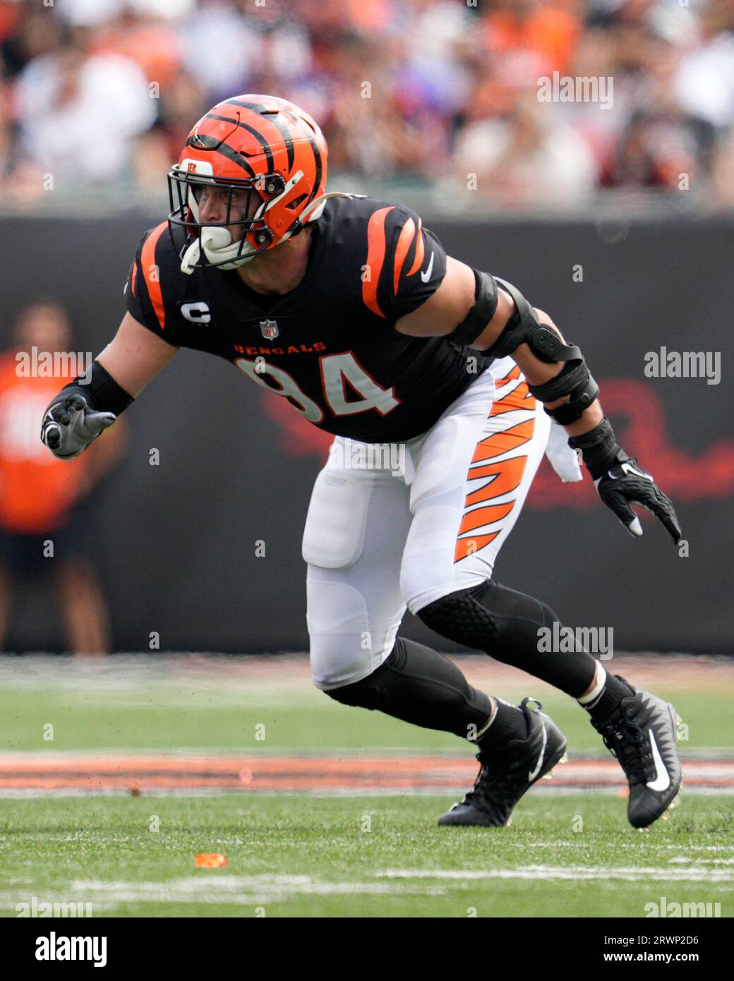 Cincinnati Bengals defensive end Sam Hubbard plays during an NFL ...