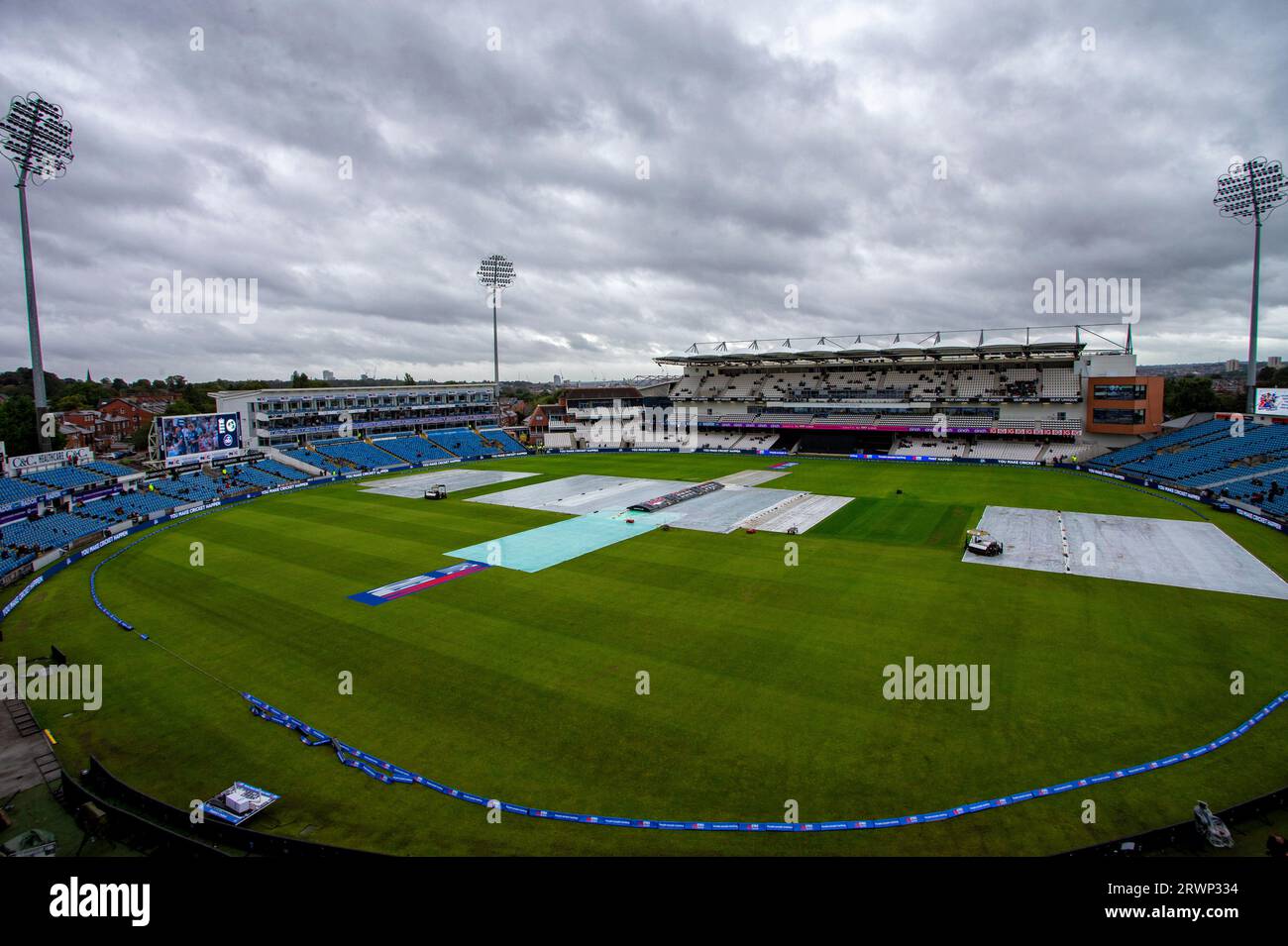 Headingley cricket ground view hi-res stock photography and images - Alamy