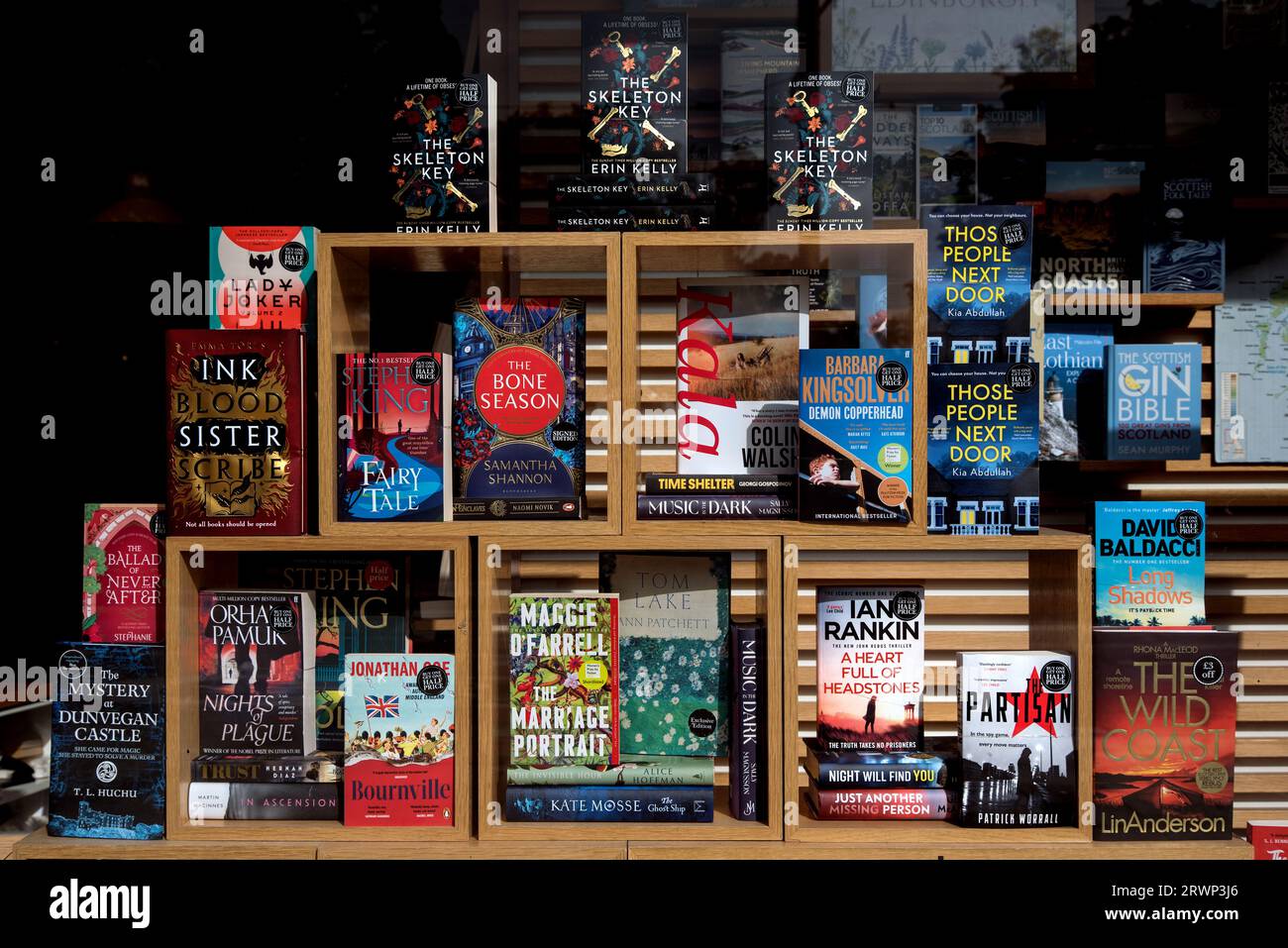 Waterstones window display hi-res stock photography and images - Alamy