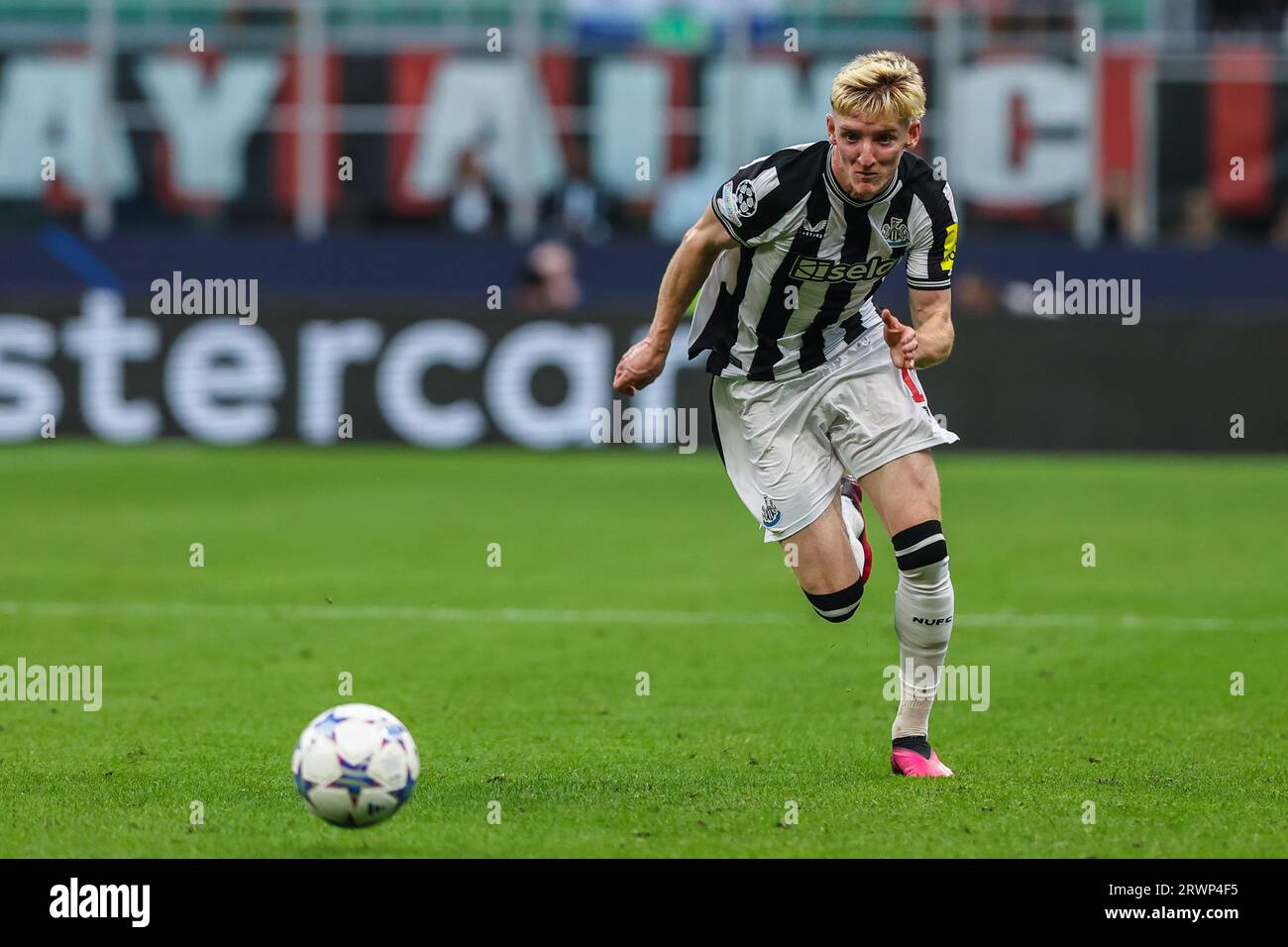 Anthony Gordon of Newcastle United FC seen in action during the UEFA ...