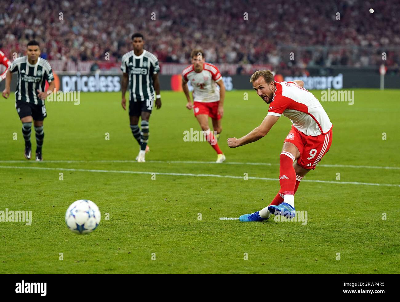 Harry kane bayern goal hi-res stock photography and images - Alamy