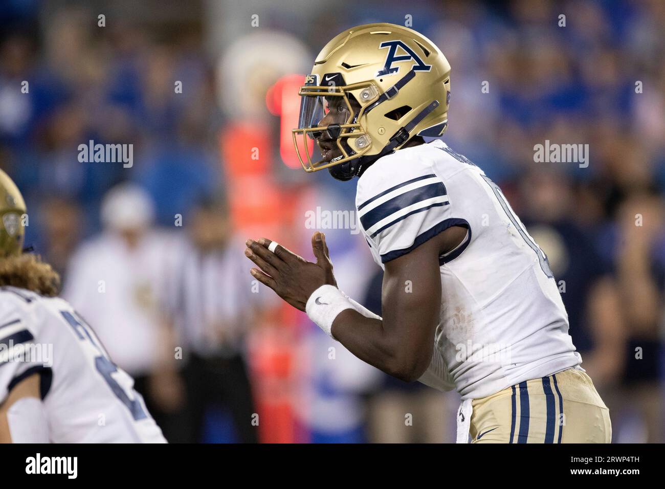 Akron quarterback DJ Irons (0) prepares for the snap during the second ...