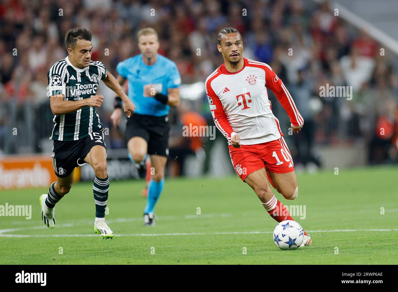 10 und sergio reguilon manchester united hi-res stock photography and ...
