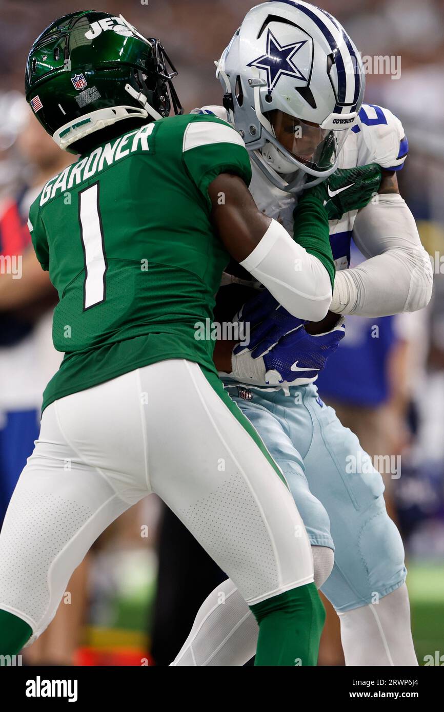 New York Jets defensive back Sauce Gardner (1) makes the tackle against ...