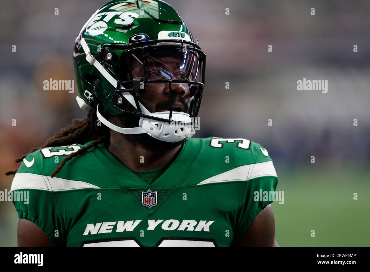 New York Jets running back Dalvin Cook (33) during pregame warmups ...