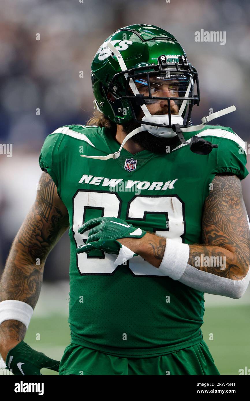 New York Jets tight end Tyler Conklin (83) during pregame warmups ...