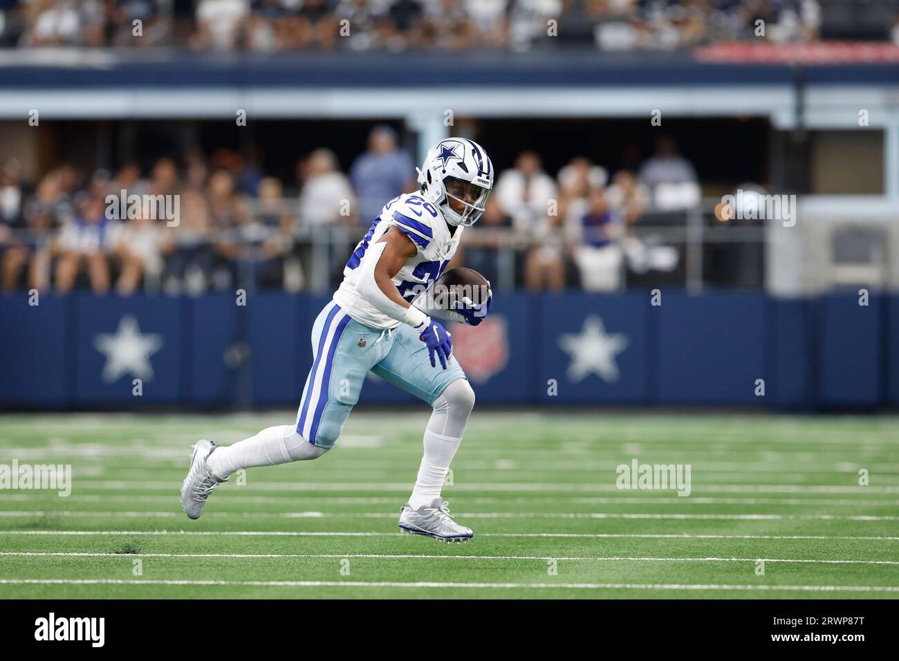 Dallas Cowboys running back Tony Pollard (20) carries the ball during ...
