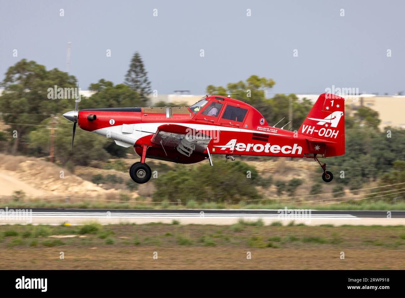 Aerotech Australasia Air Tractor AT-802 (Reg.: VH-ODH) transiting ...