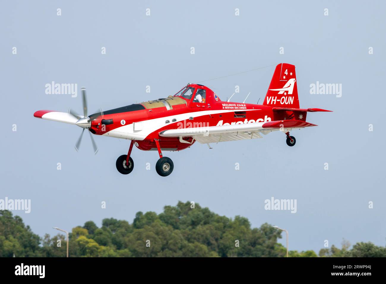 Aerotech Australasia Air Tractor AT-802A (Reg.: VH-OUN) transiting ...