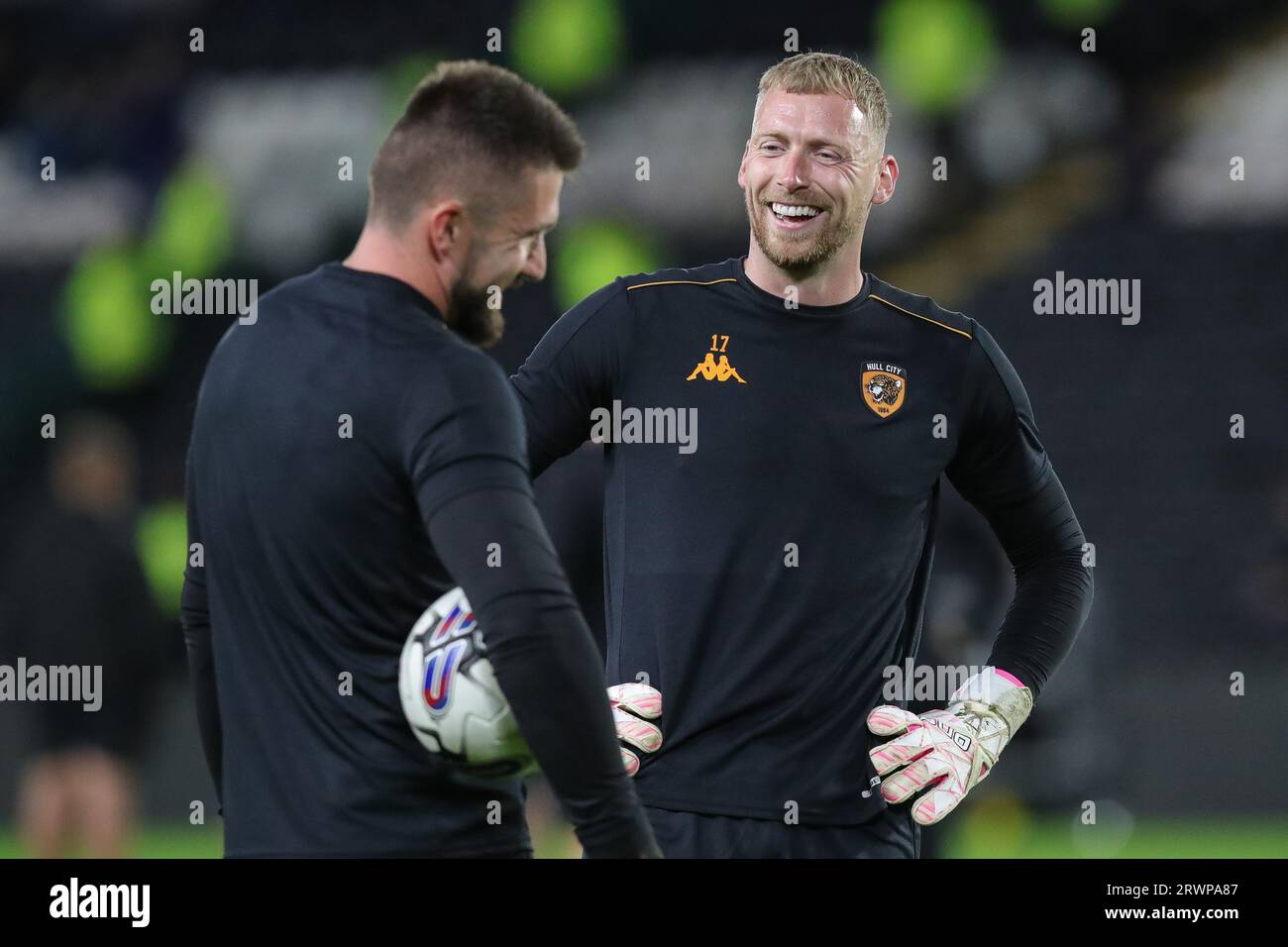 Ryan Allsop #17 of Hull City speaks with Matt Ingram #1 of Hull City ...