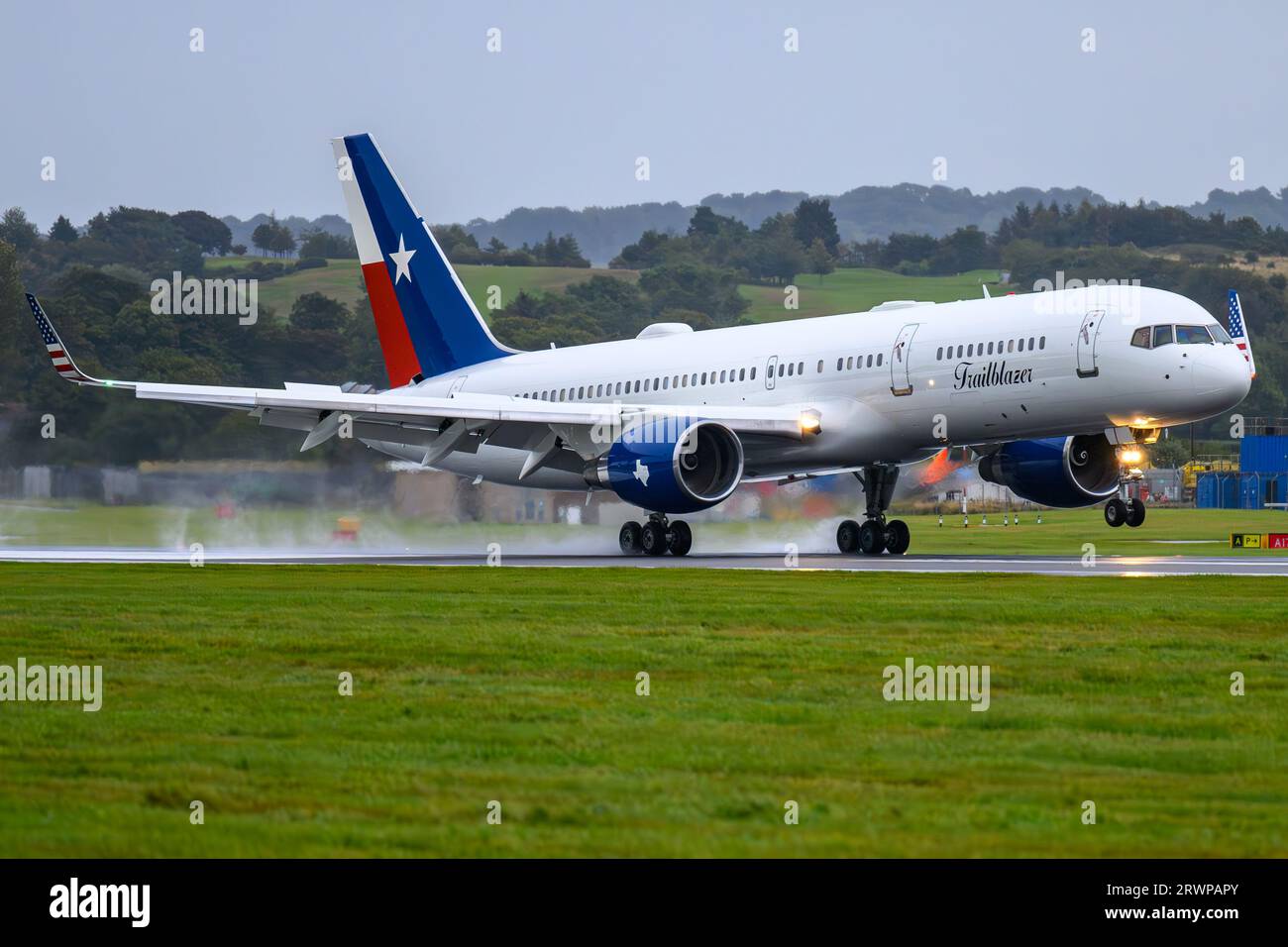 Edinburgh airport rare aircraft hi-res stock photography and images - Alamy