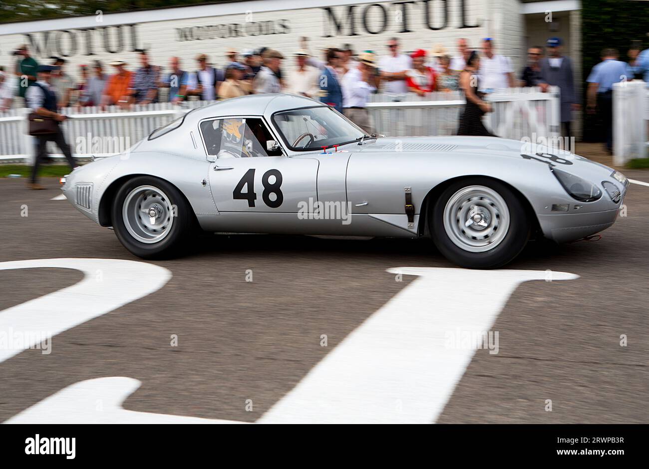 1964 Jaguar E-type Lightweight 'lowerag' driven by Gary Pearson / Karun ...