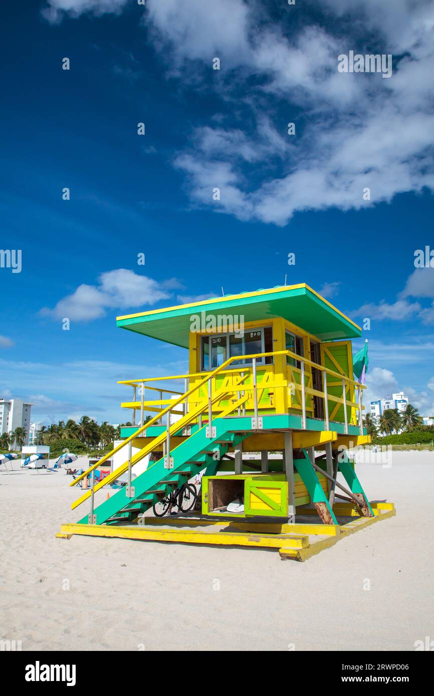 Bright green beach hut hi-res stock photography and images - Alamy