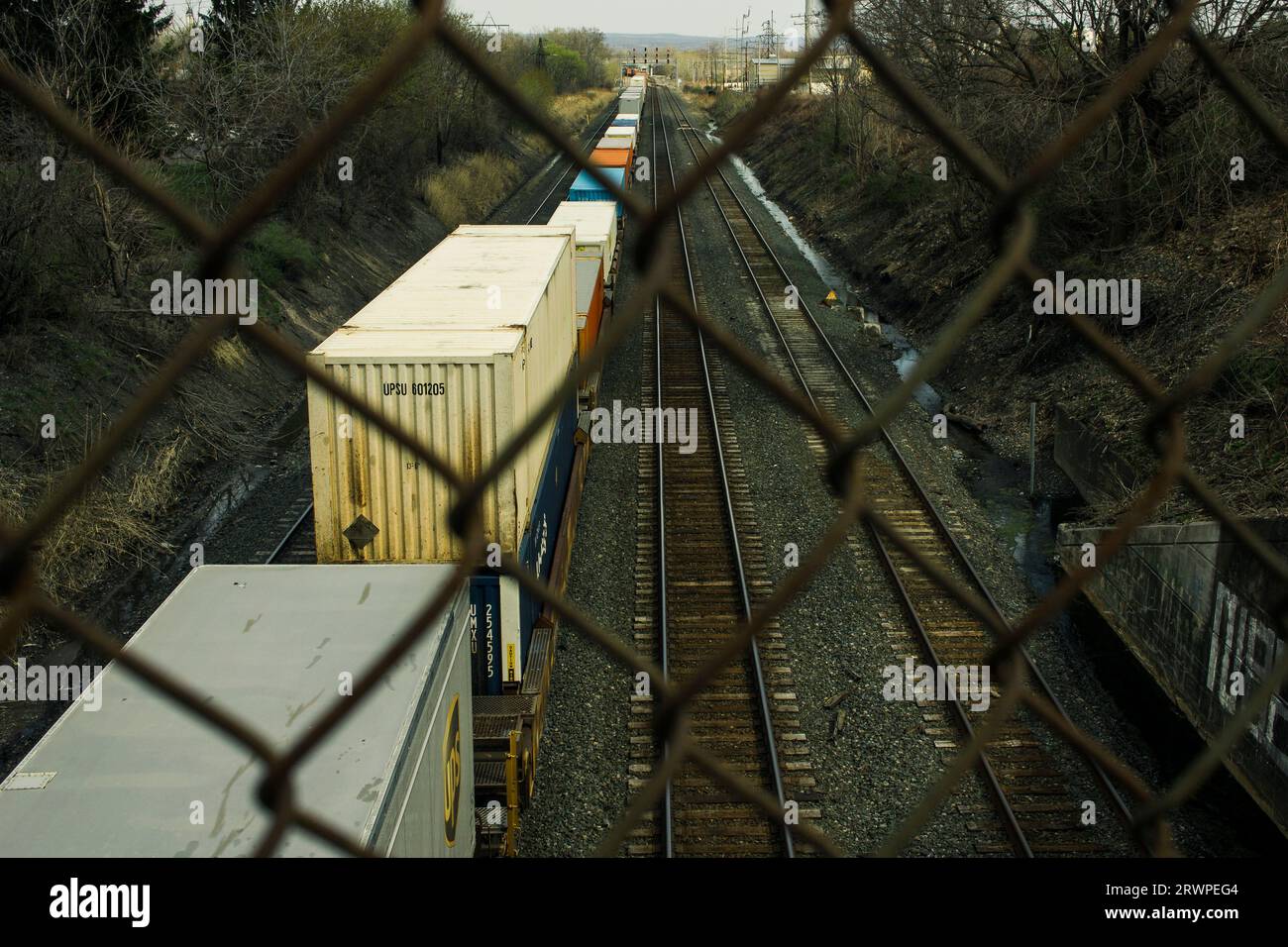 Chain Link and trains Stock Photo - Alamy