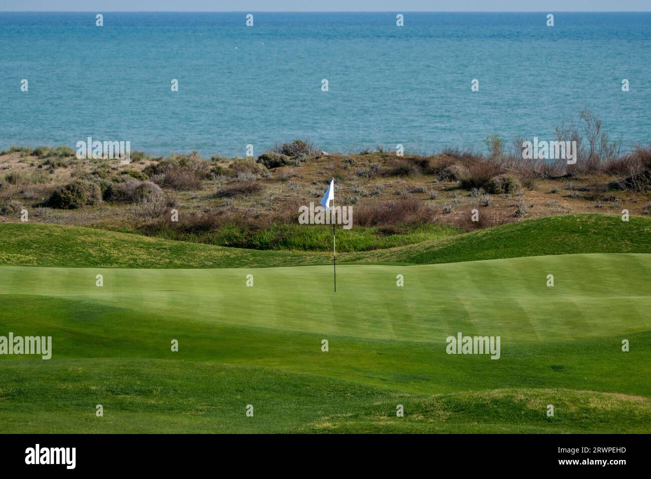 Golf course flagstick hi-res stock photography and images - Alamy