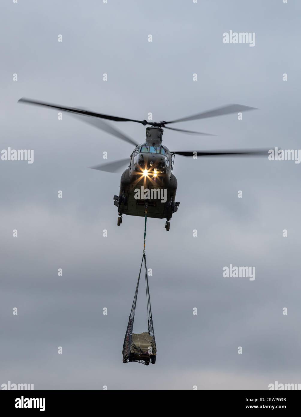 Medium lift hi-res stock photography and images - Alamy