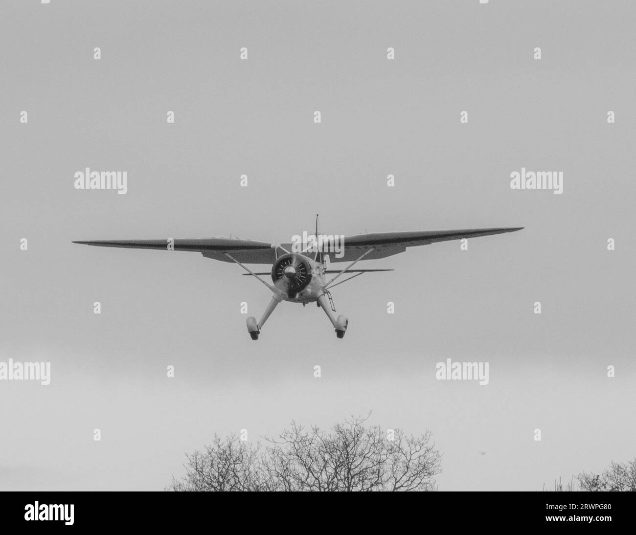 Four engined monoplane hi-res stock photography and images - Alamy
