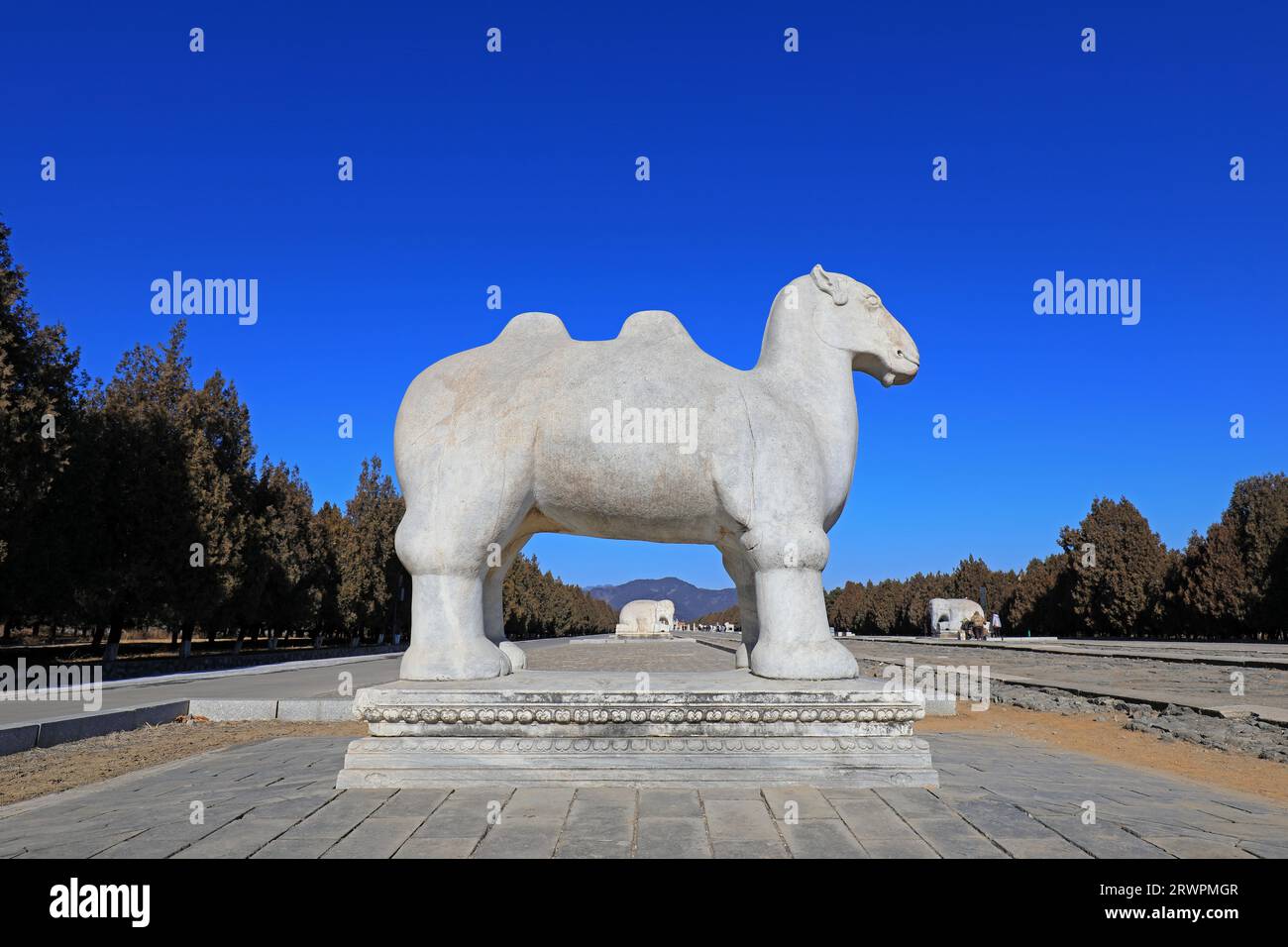 Stone carvings are built in the scenic spot of the eastern Mausoleum of ...