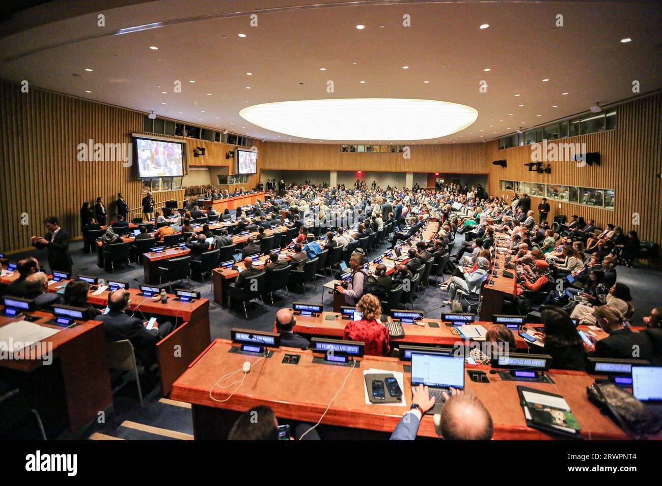 Sustainable development goals 2023 hi-res stock photography and images ...