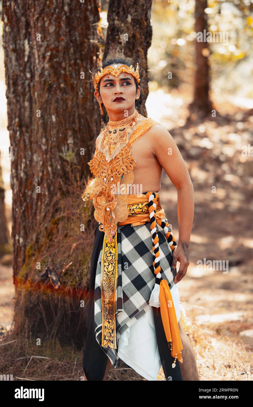 Muscle man standing straight hi-res stock photography and images - Alamy