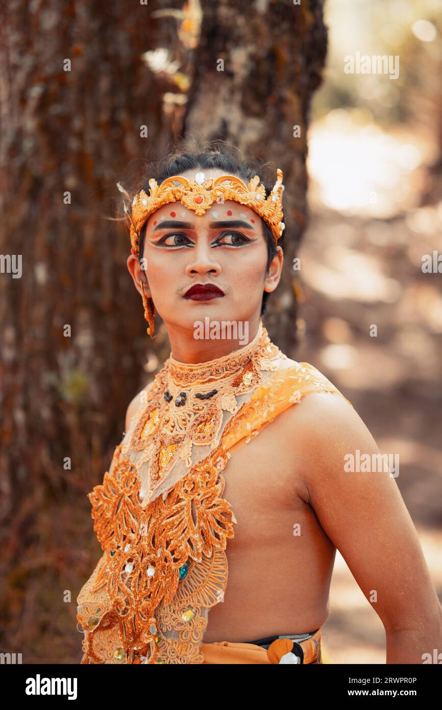 Muscle man standing straight hi-res stock photography and images - Alamy