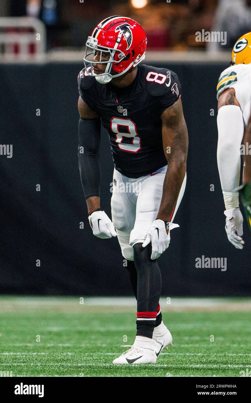 Atlanta Falcons tight end Kyle Pitts (8) lines up during the first half ...