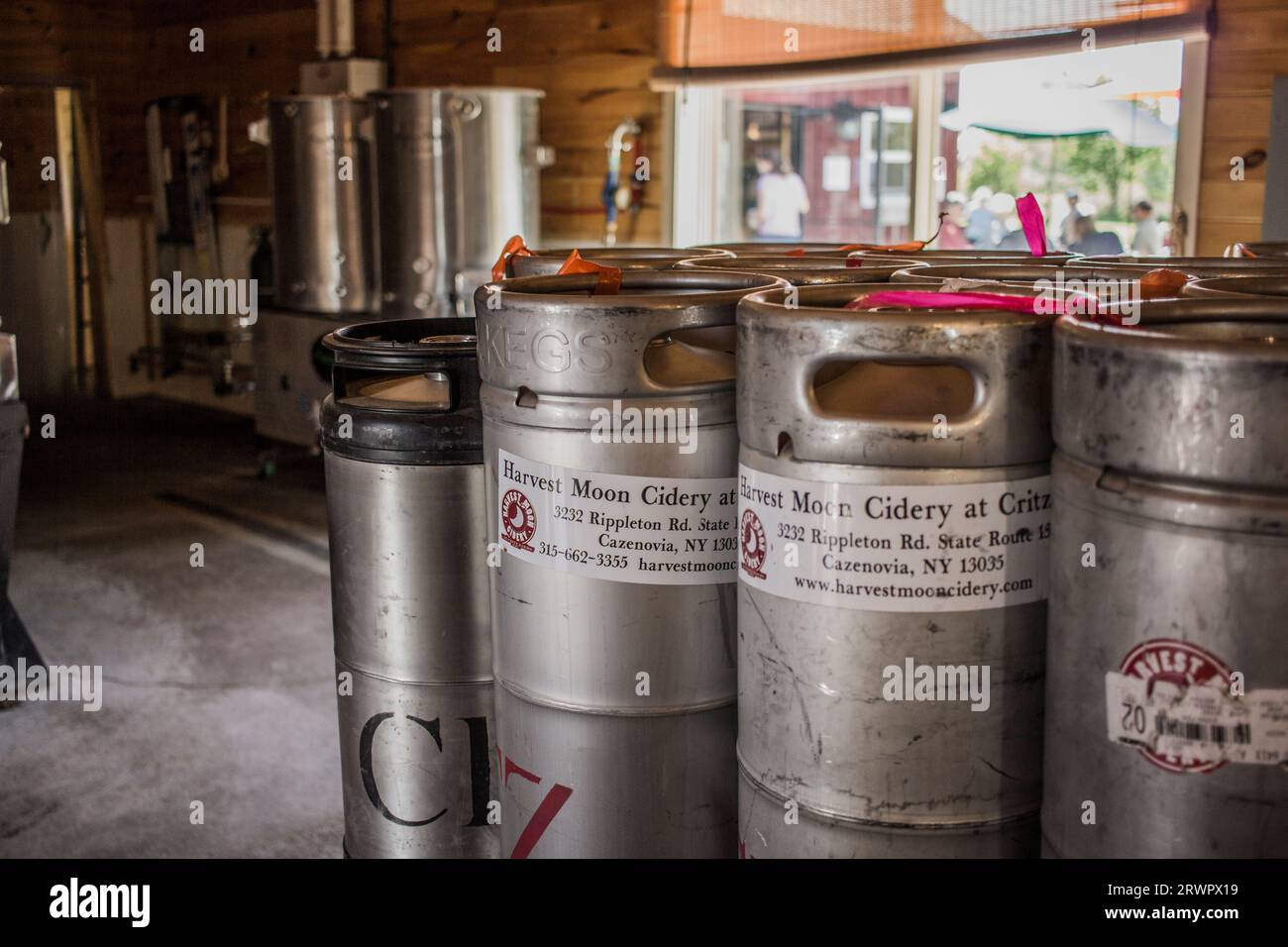 Hard cider brewing hi-res stock photography and images - Alamy