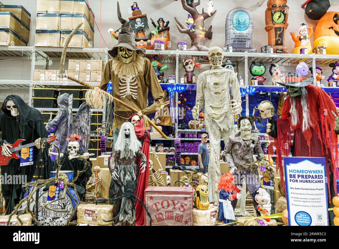 Life inside home hi-res stock photography and images - Alamy