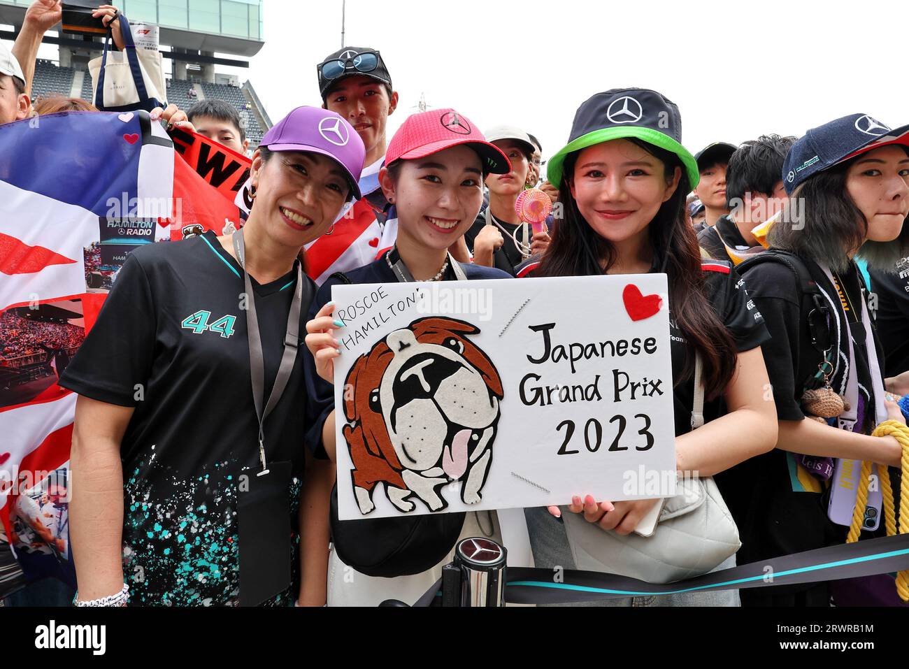 Suzuka, Japan. 21st Sep, 2023. Circuit atmosphere - Lewis Hamilton (GBR) Mercedes AMG F1 fans in ...