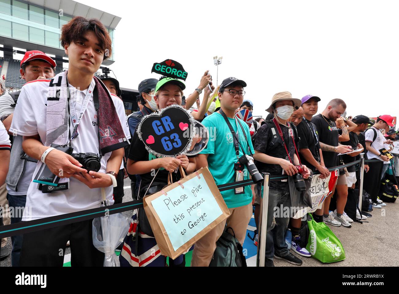Suzuka, Japan. 21st Sep, 2023. Circuit atmosphere - George Russell (GBR ...