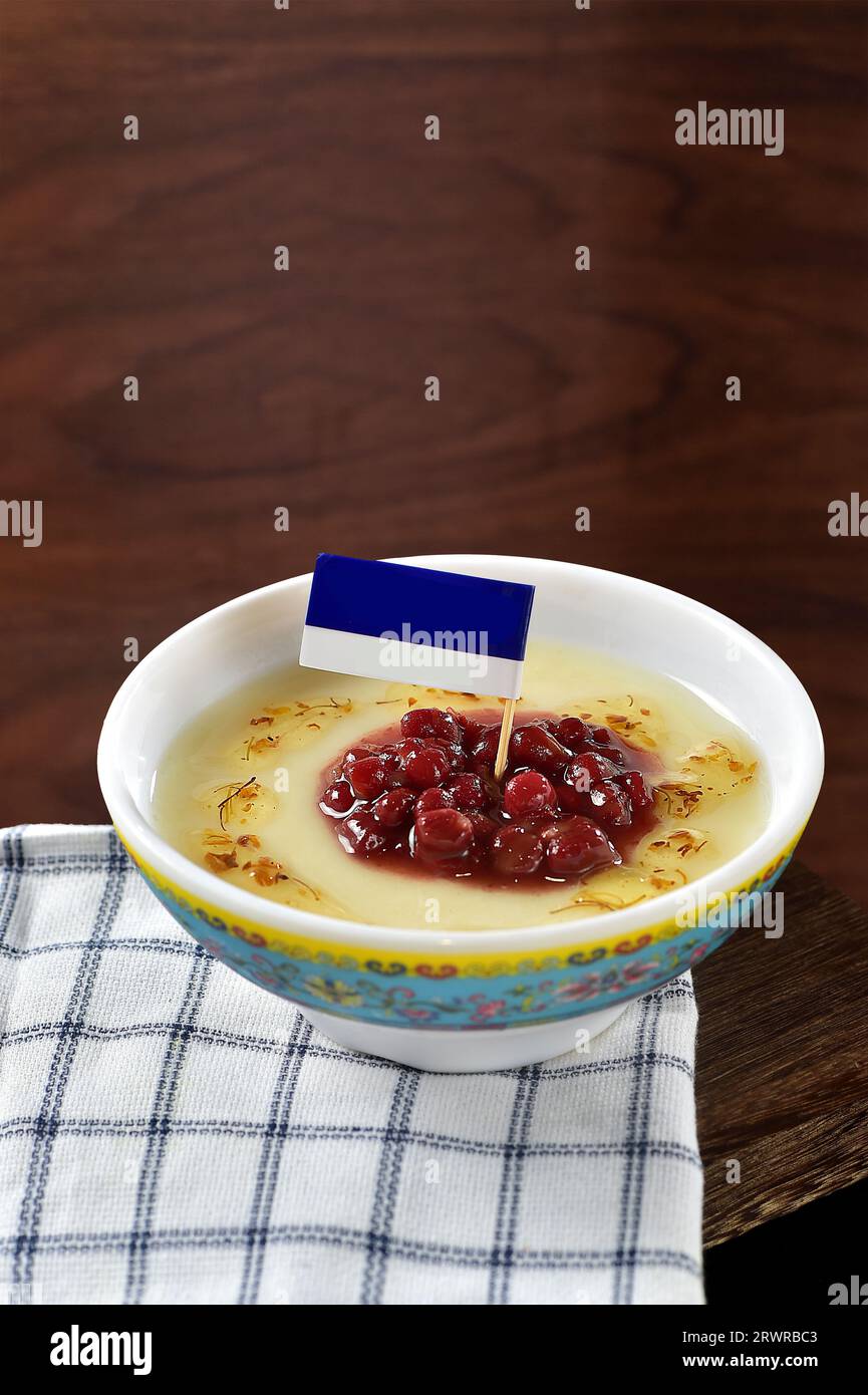 Brown Sugar Douhua, Tau Fu Fa Stock Photo - Alamy