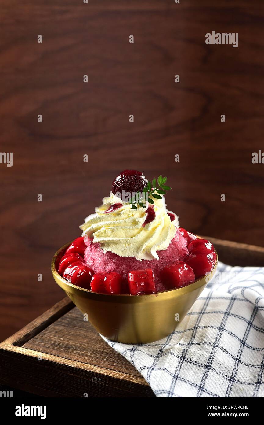 Bing fen, Sichuan Cold ice Jelly with bayberry,Korean shaved ice ...