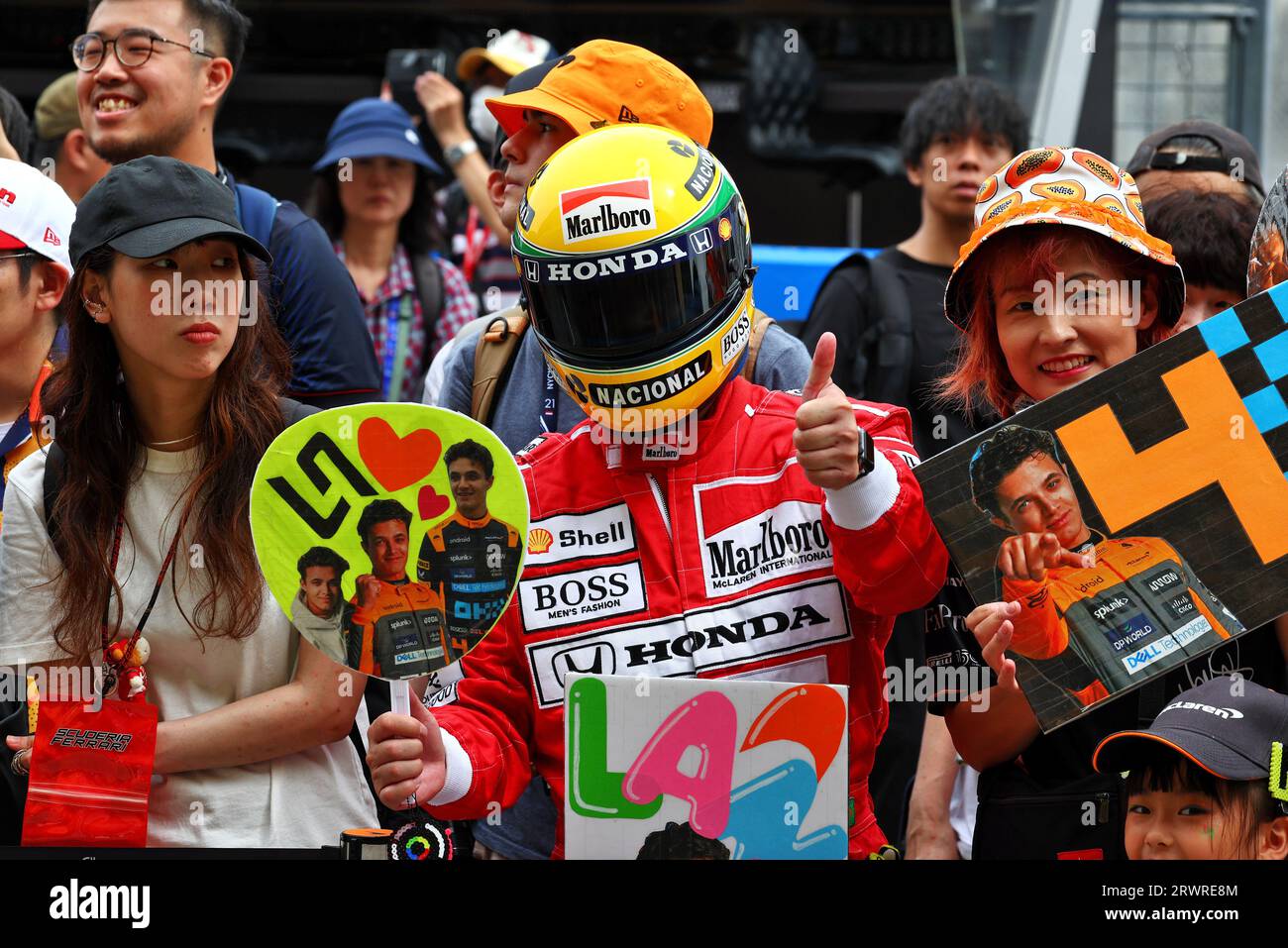 Suzuka, Japan. 21st Sep, 2023. Circuit atmosphere -a se fan in the pits ...