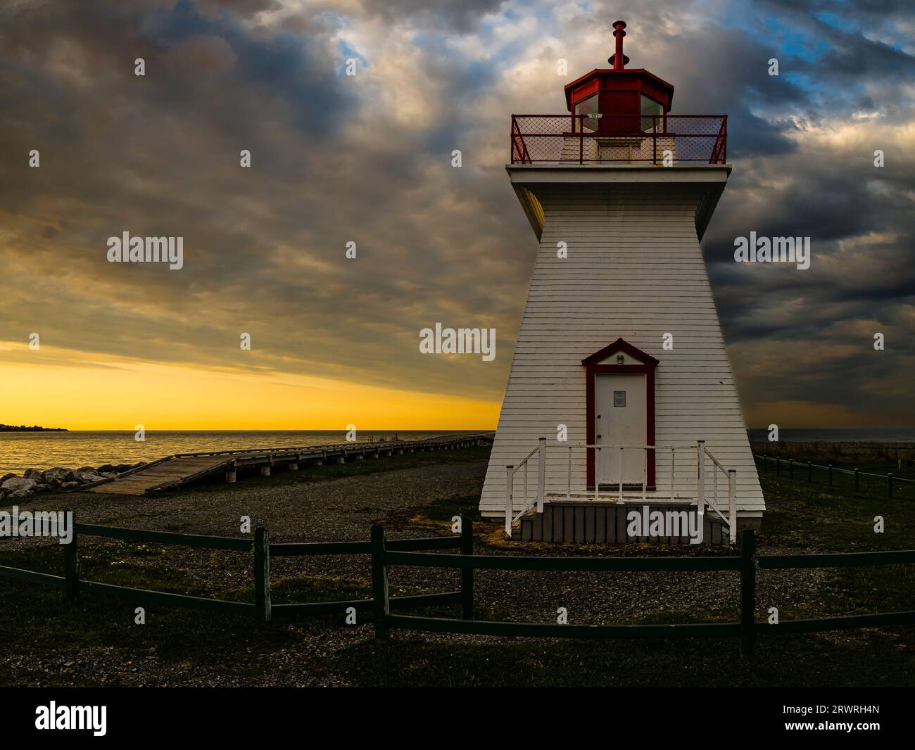 Point bonaventure lighthouse hi-res stock photography and images - Alamy