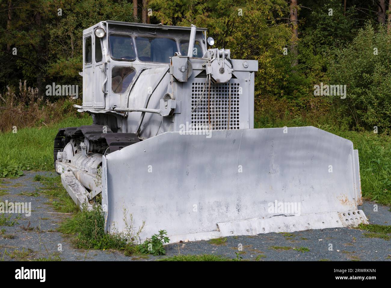 SHARYA, RUSSIA - SEPTEMBER 04, 2023: Soviet bulldozer S-100 (T-100M) on ...