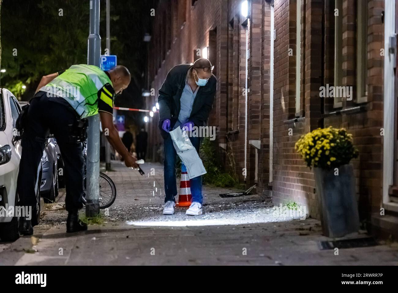 ROTTERDAM - An explosion has caused a lot of damage to a house in Jan ...