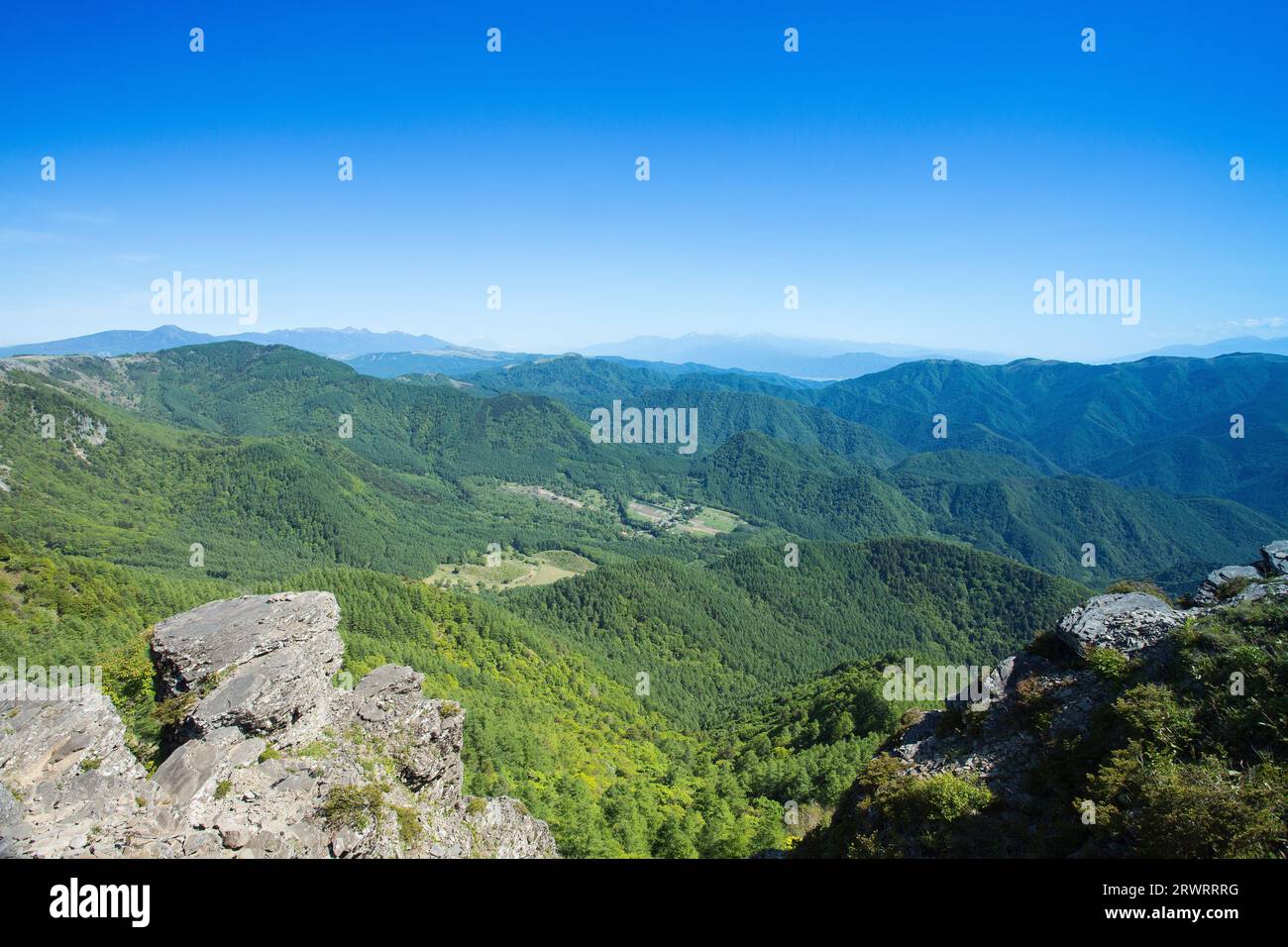 Tateshina, the Yatsugatake mountain range and the Southern Alps from ...
