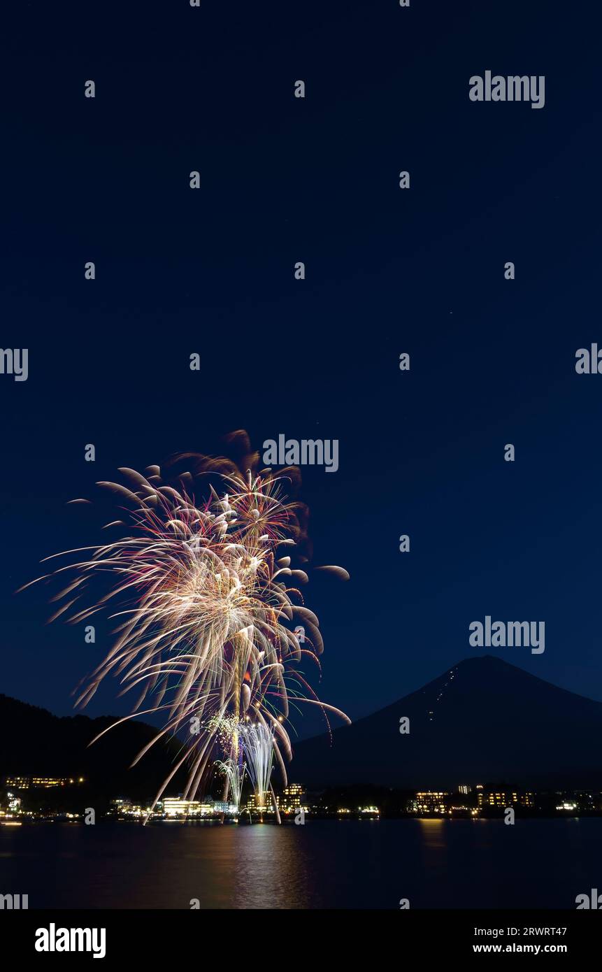 Kawaguchiko fireworks hi-res stock photography and images - Alamy