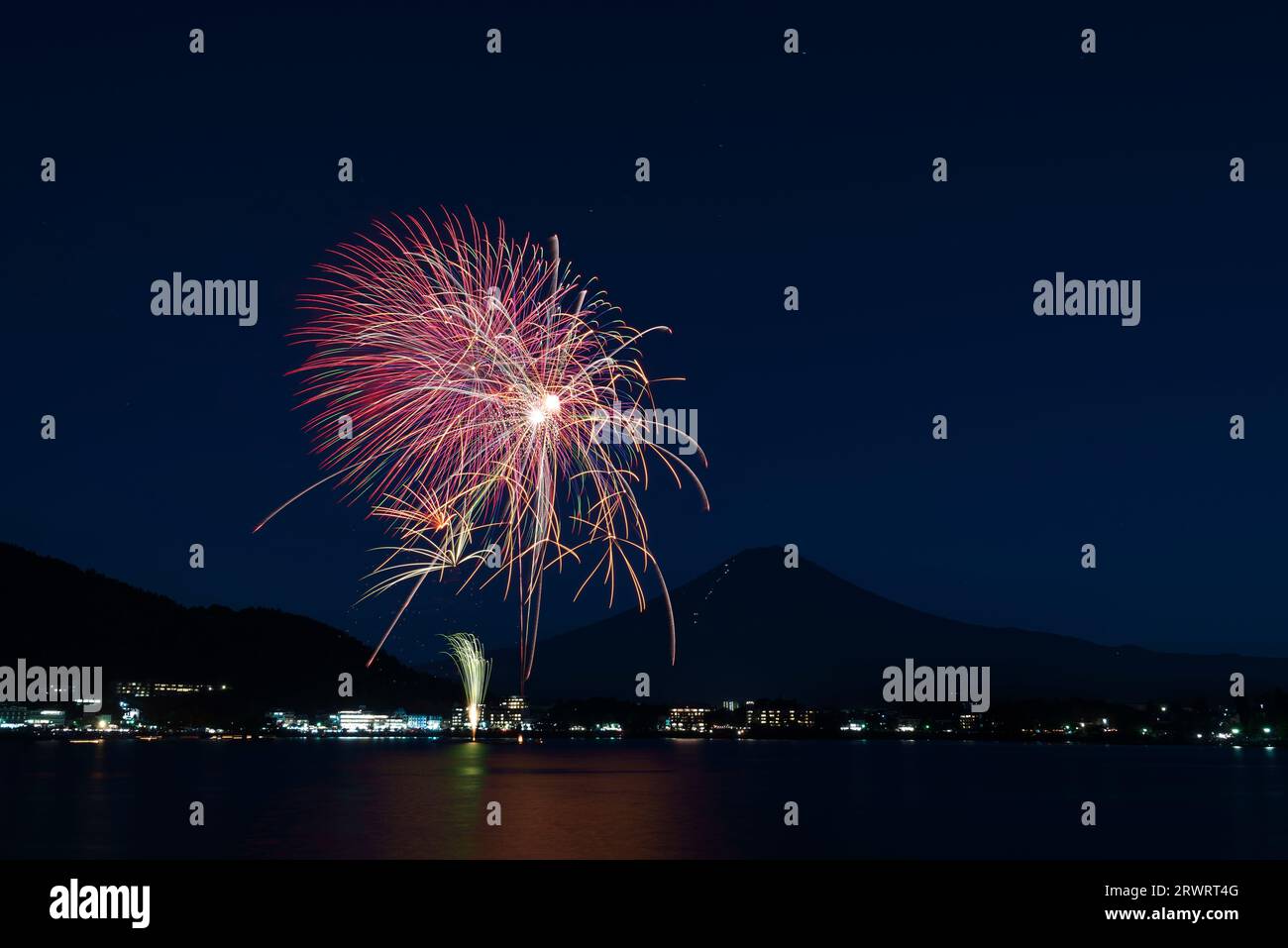 Kawaguchiko fireworks hi-res stock photography and images - Alamy