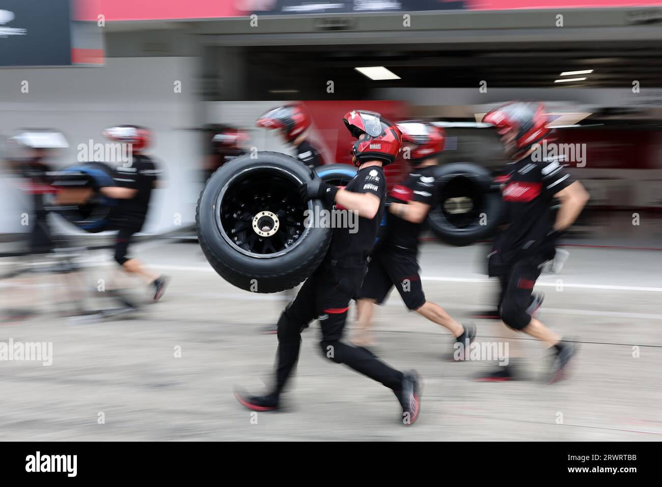 Formula 1 pit stop 2023 hi-res stock photography and images - Alamy