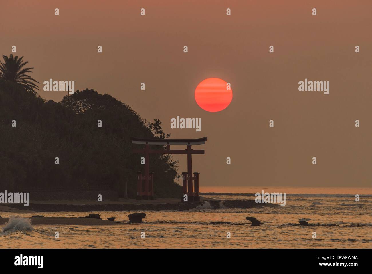 Aoshima jinja hi-res stock photography and images - Alamy