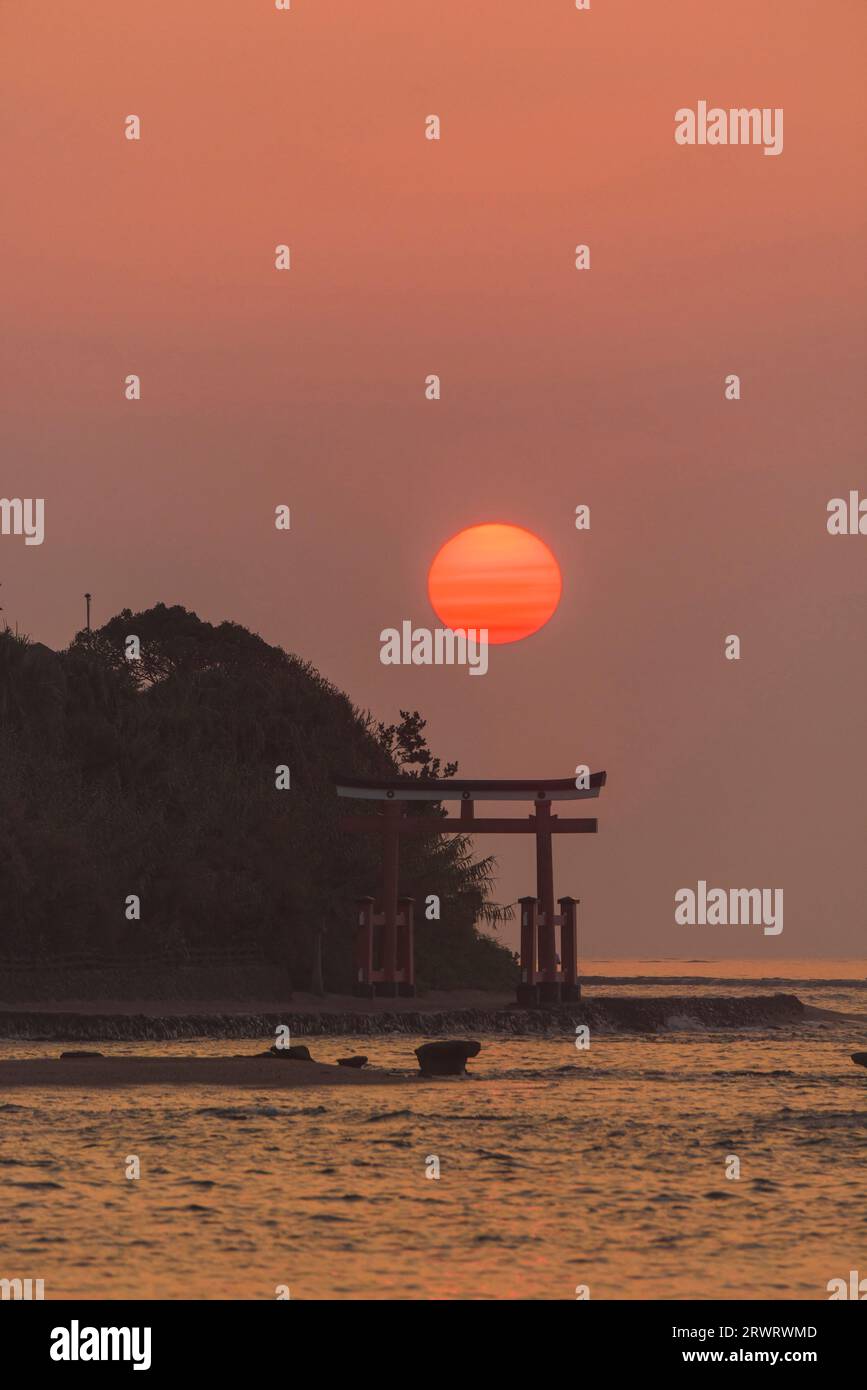 Aoshima jinja hi-res stock photography and images - Alamy