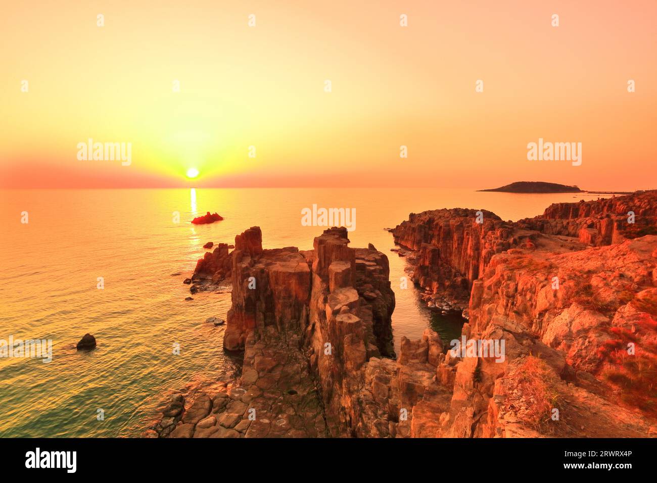 Sunset over the Sea of Japan from Tojinbo Stock Photo - Alamy
